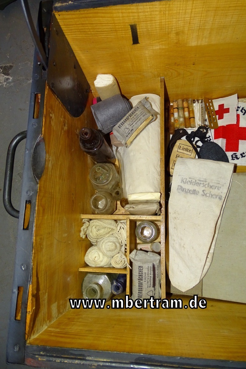 Sanitätskasten 1, M 1930, Wehrmacht, Originalfarbe, Inhalt | 19873
