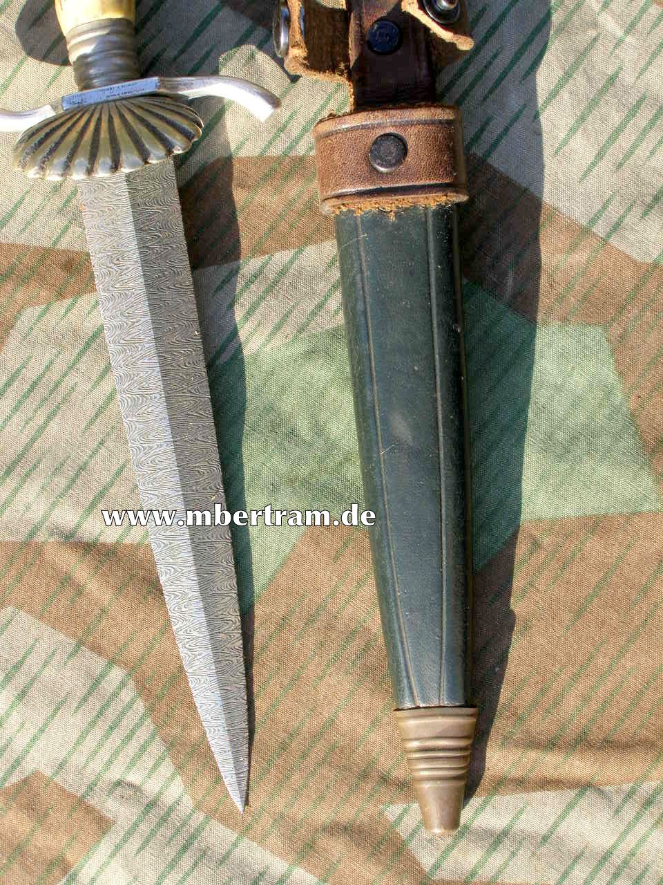 Grabendolch/Kampfmesser, 1. Weltkrieg, Damastklinge. Selten | 12008