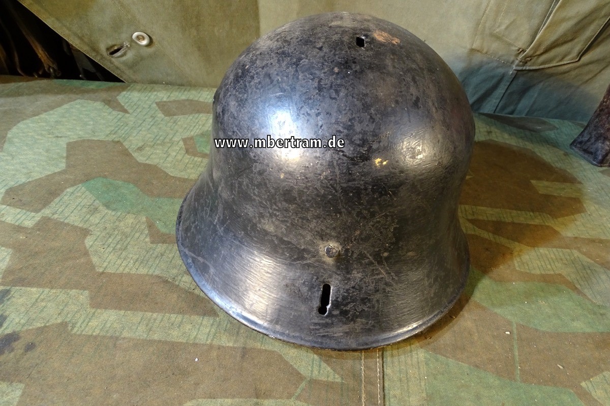 2 Weltkriegs Stahlhelm der Feuerlöschpolizei / Feuerwehr mit 2 ...